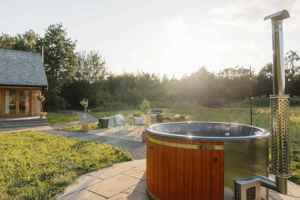 The Heron's Haunt | Cabin in Yorkshire | Canopy & Stars