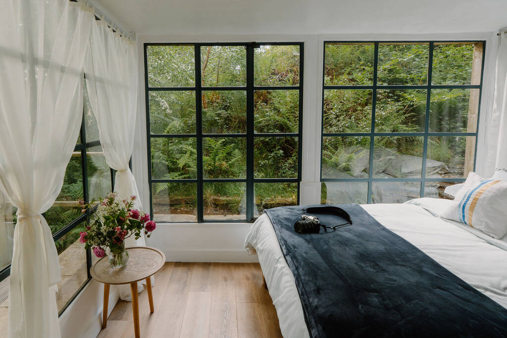 Falling Water | Cabin in Yorkshire | Canopy & Stars