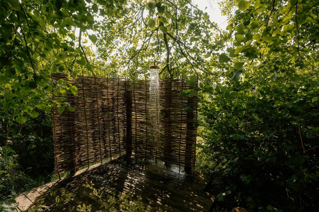 Poppy | Shepherd's hut in Yorkshire | Canopy & Stars