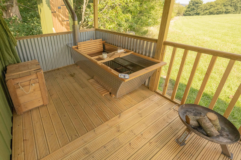 Woodman's Hut | Shepherd's hut in Yorkshire | Canopy & Stars