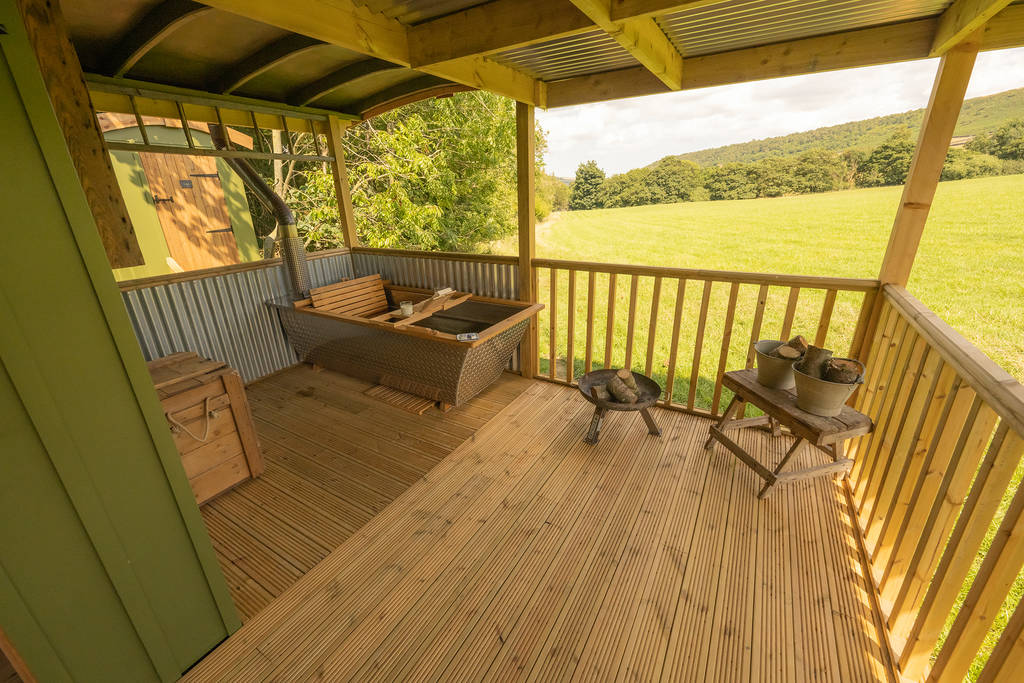 Woodman's Hut | Shepherd's hut in Yorkshire | Canopy & Stars