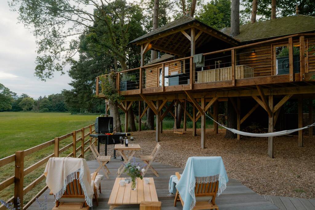 Galtres Treehouse | Treehouse in Yorkshire | Canopy & Stars