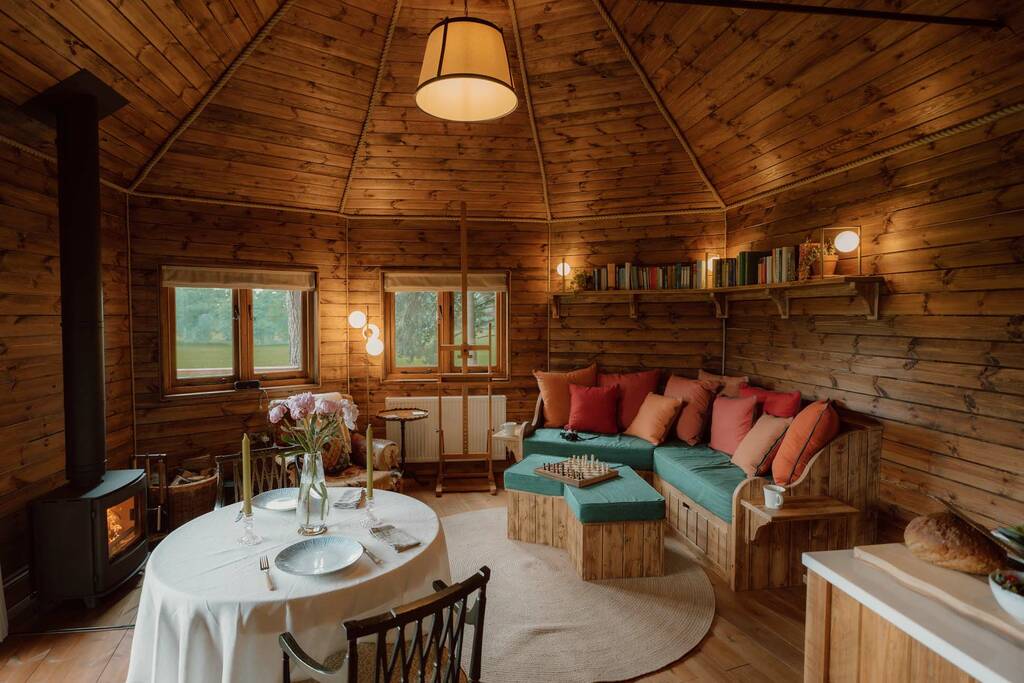 Galtres Treehouse | Treehouse in Yorkshire | Canopy & Stars