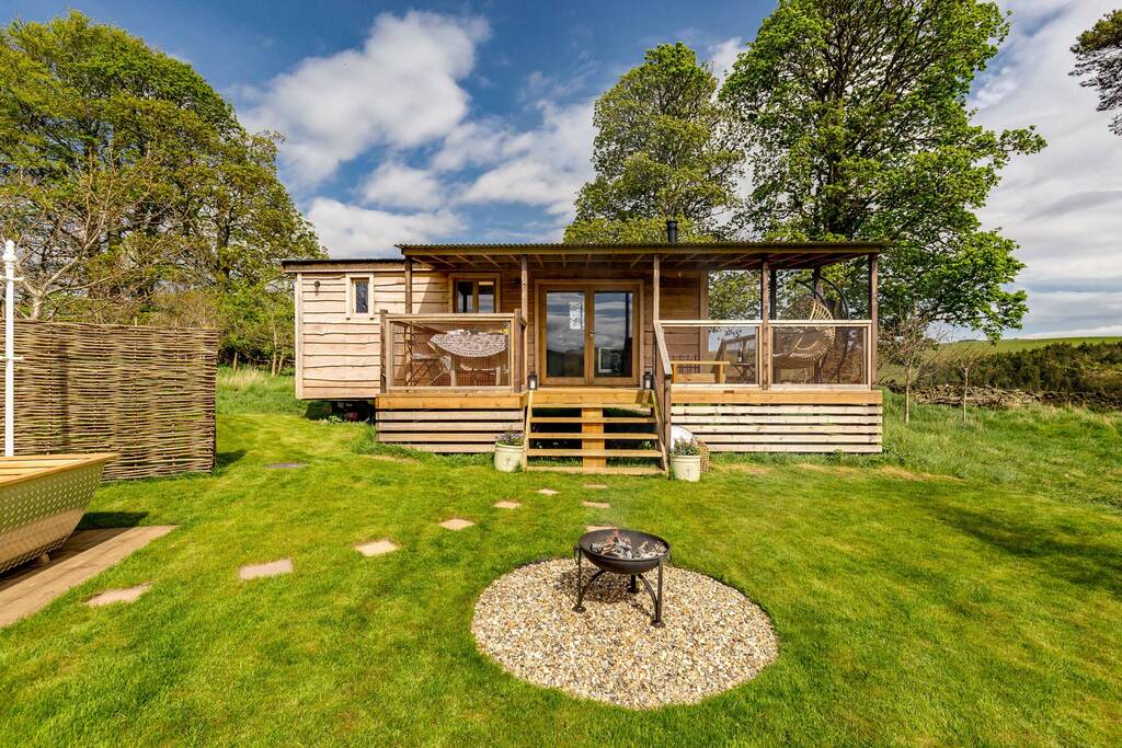 Hodge Cairn | Shepherd's hut in Scottish Borders | Canopy & Stars