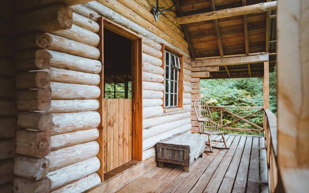 Inshriach Loghouse | Cabin in Highland | Canopy & Stars