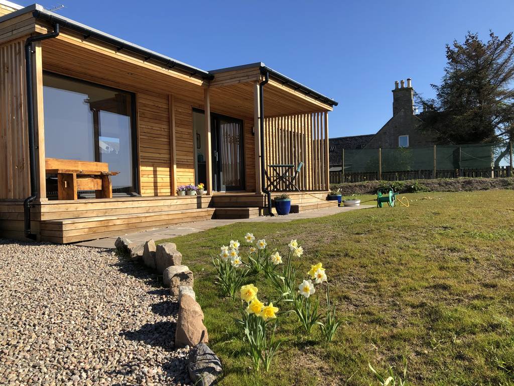 Cabin by the Castle | Cabin in Moray | Canopy & Stars