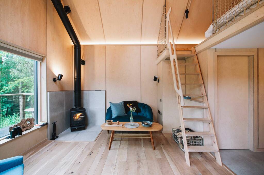Brock | Cabin in Stirling | Canopy & Stars