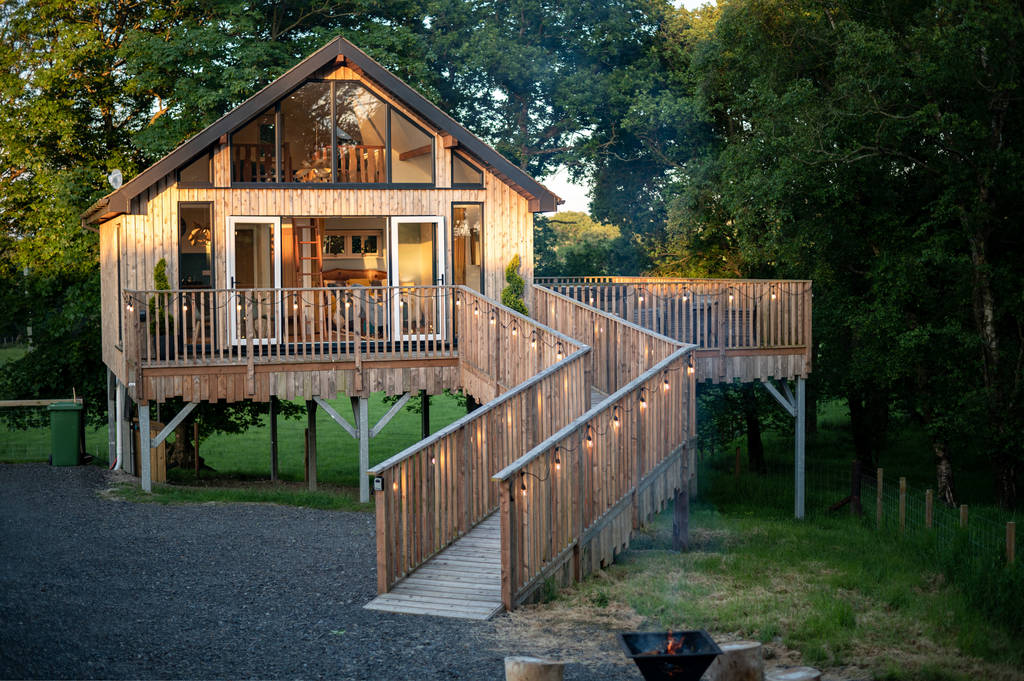 Jibinc Treehouse | Treehouse in Ceredigion | Canopy & Stars