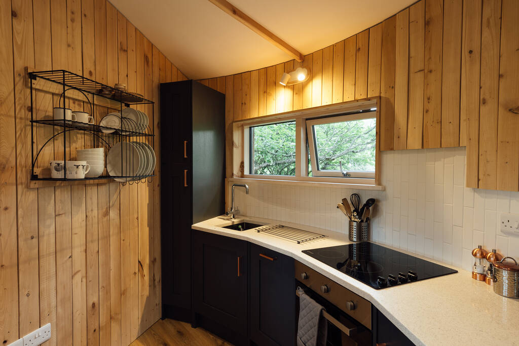 Ty'r Derw Treehouse | Treehouse in Ceredigion | Canopy & Stars