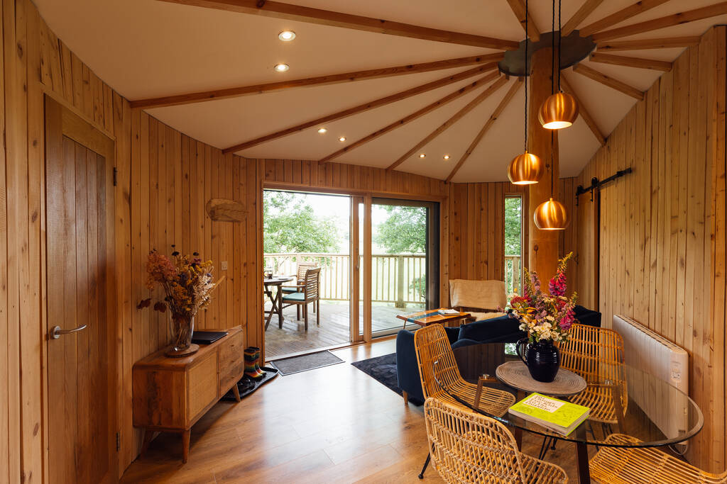 Ty'r Derw Treehouse | Treehouse in Ceredigion | Canopy & Stars