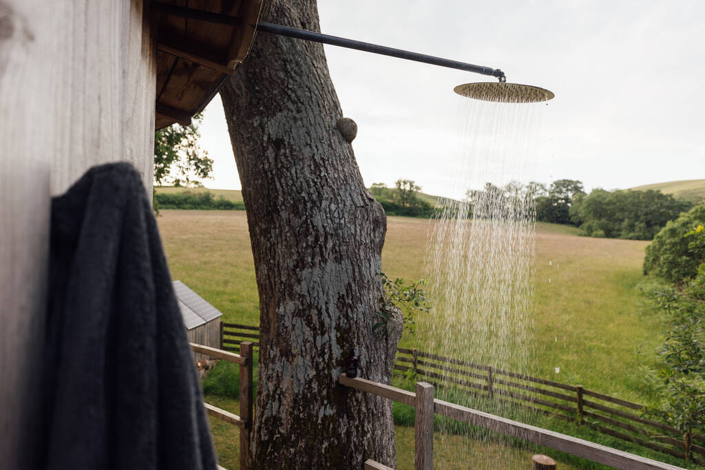 Ty'r Onnen Treehouse | Treehouse in Ceredigion | Canopy & Stars