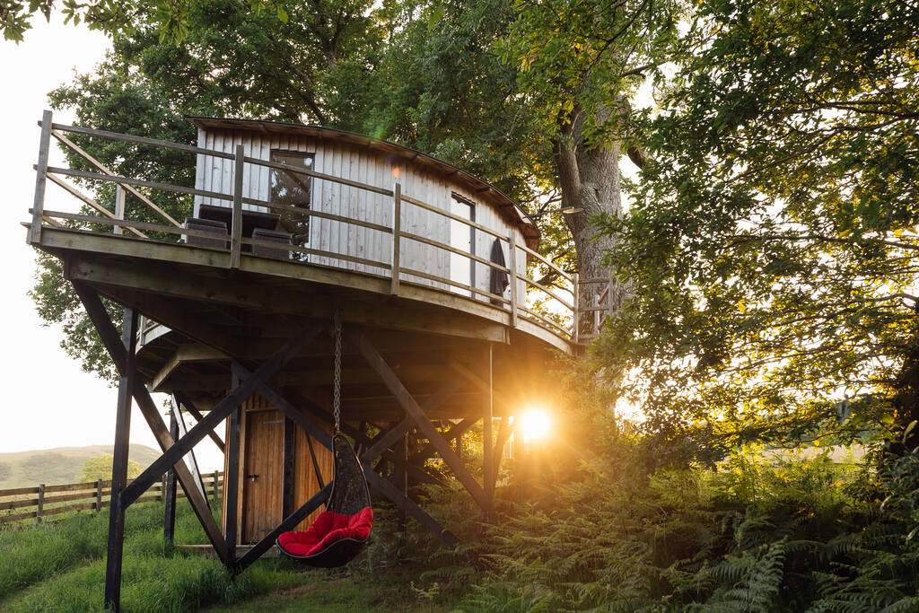 Ty'r Onnen Treehouse | Treehouse in Ceredigion | Canopy & Stars