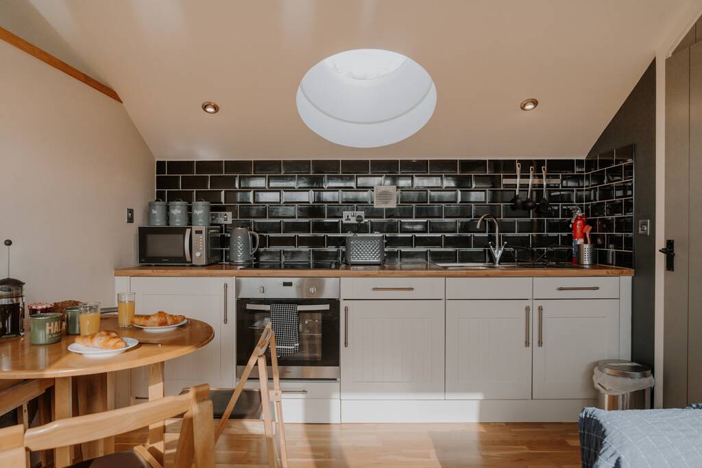 The Decoy Bunker | Cabin in Monmouthshire | Canopy & Stars