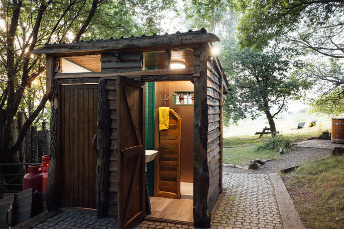 Big Red at Wylde Things | Bus in Monmouthshire | Canopy & Stars