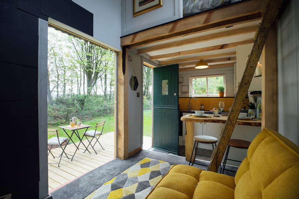 Ffynone Bach | Cabin in Pembrokeshire | Canopy & Stars