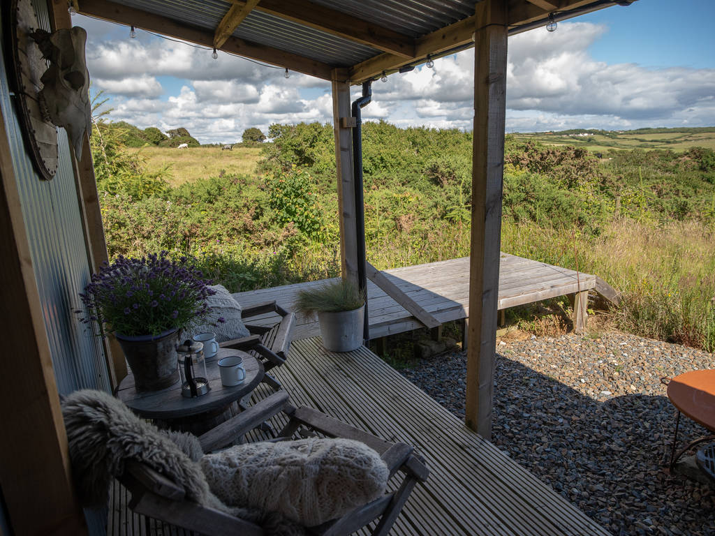 Cabin Bach | Cabin in Pembrokeshire | Canopy & Stars