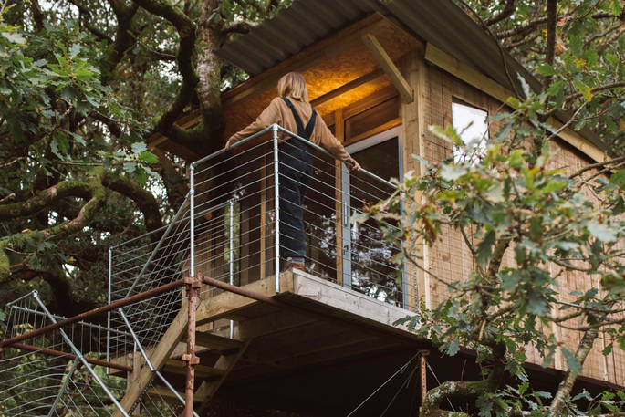 Beudy Banc Treehouse | Treehouse in Powys | Canopy & Stars