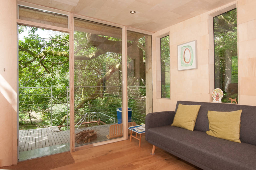 Beudy Banc Treehouse | Treehouse in Powys | Canopy & Stars