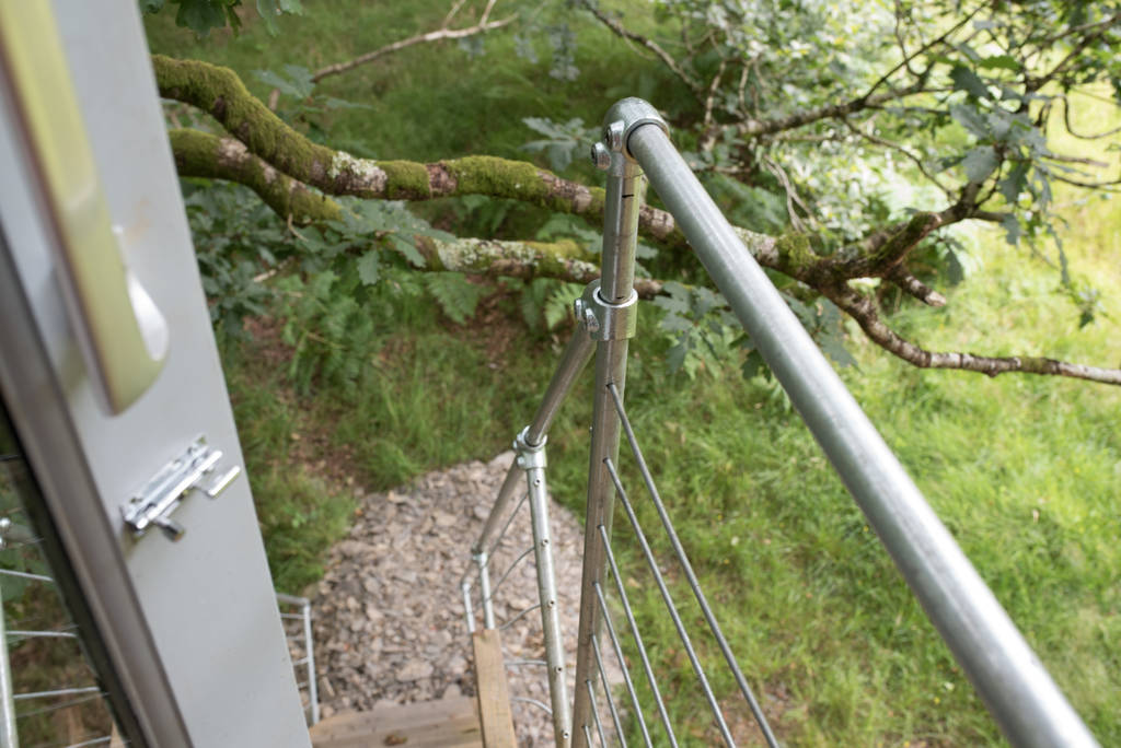 Beudy Banc Treehouse | Treehouse in Powys | Canopy & Stars