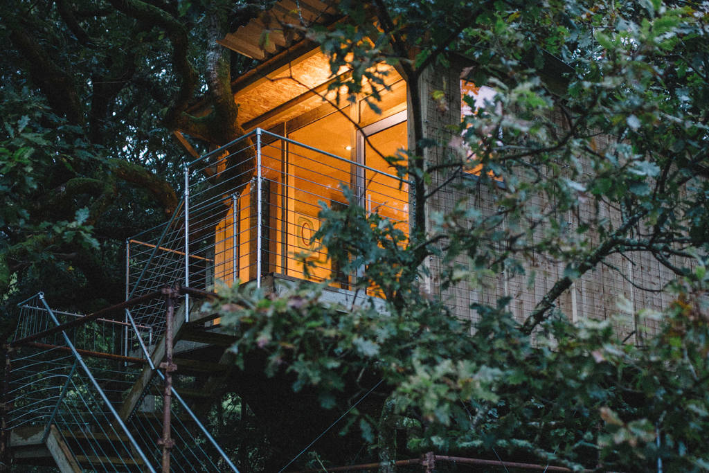 Beudy Banc Treehouse | Treehouse in Powys | Canopy & Stars