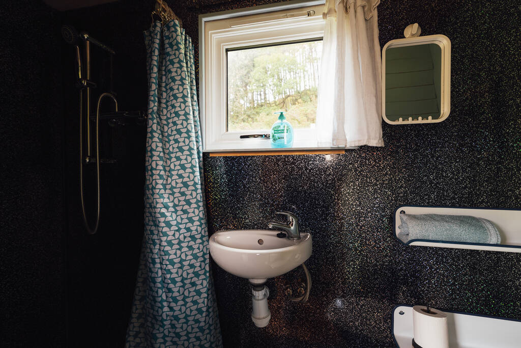 Caban Cadno | Cabin in Powys | Canopy & Stars