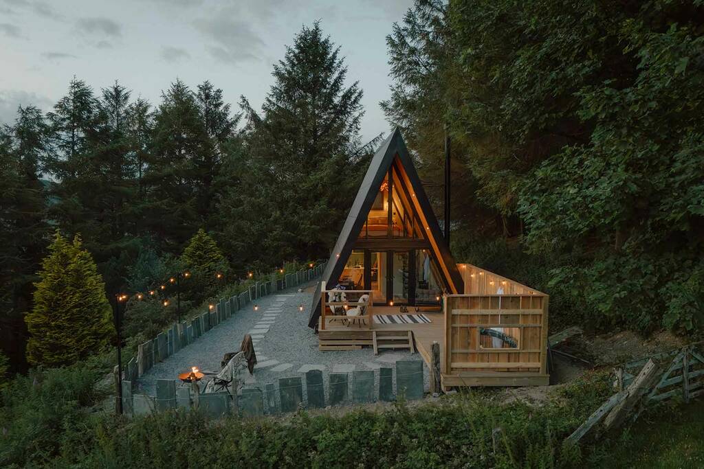 Twll Triongl | Cabin in Powys | Canopy & Stars