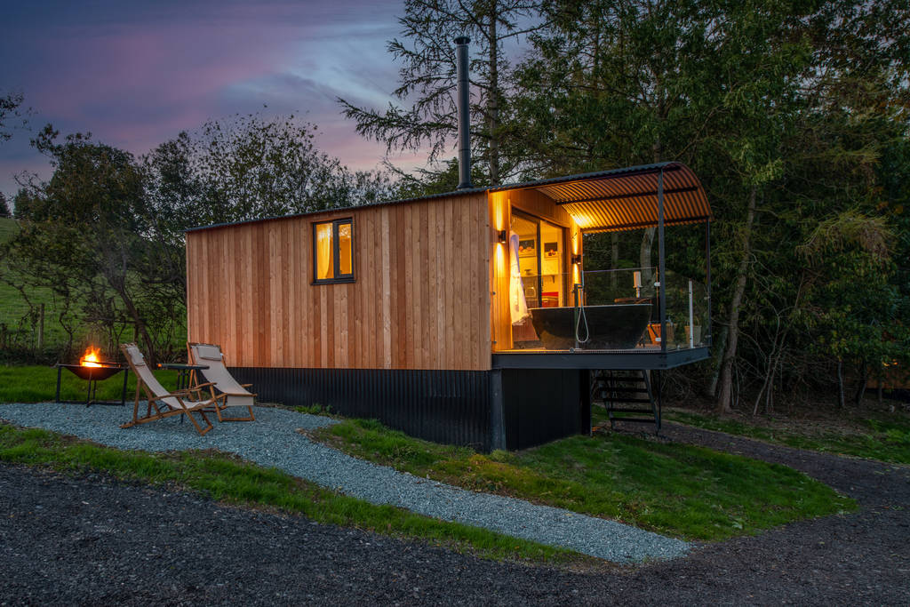 Pen Vyrnwy | Cabin in Powys | Canopy & Stars