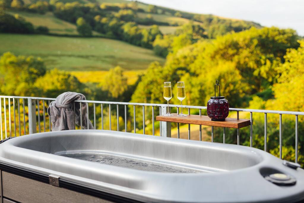 The Perch | Cabin in Powys | Canopy & Stars