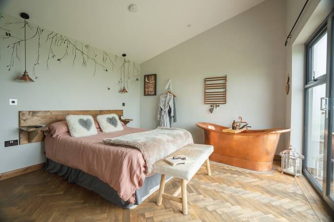 Shepherds Hill | Cabin in Powys | Canopy & Stars