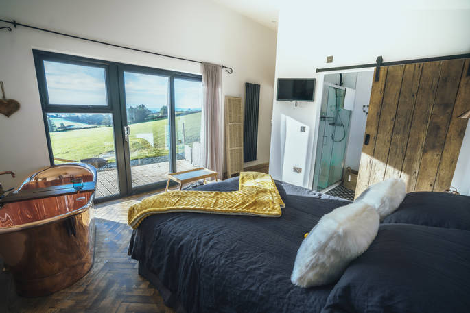 Shepherds Hill | Cabin in Powys | Canopy & Stars