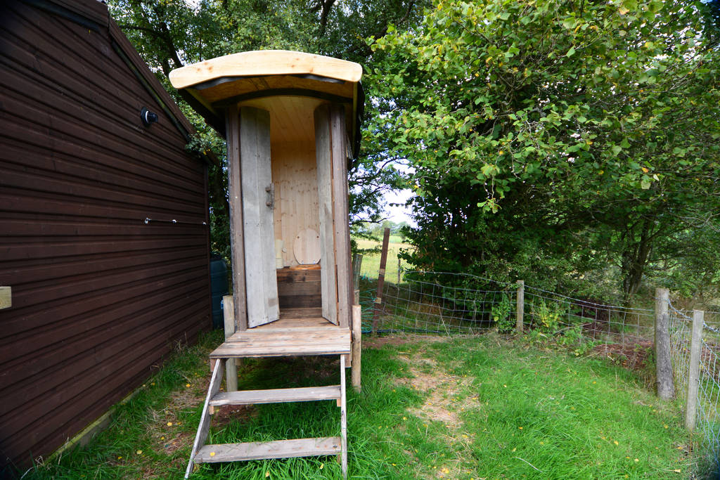 Wanderoo | Truck in Powys | Canopy & Stars
