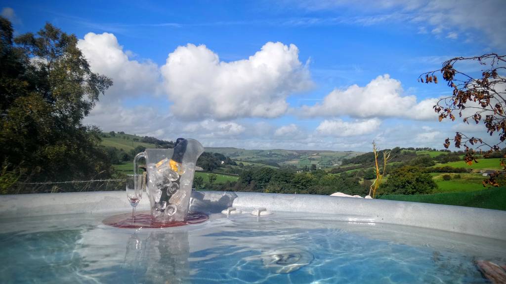 Wanderoo | Truck in Powys | Canopy & Stars