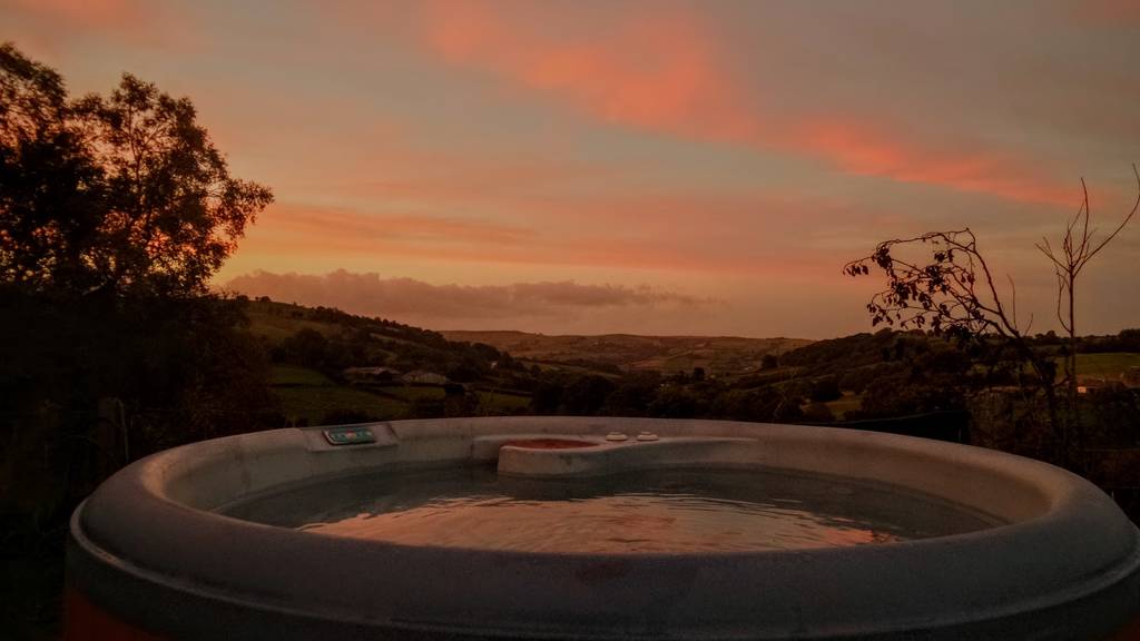 Wanderoo | Truck in Powys | Canopy & Stars