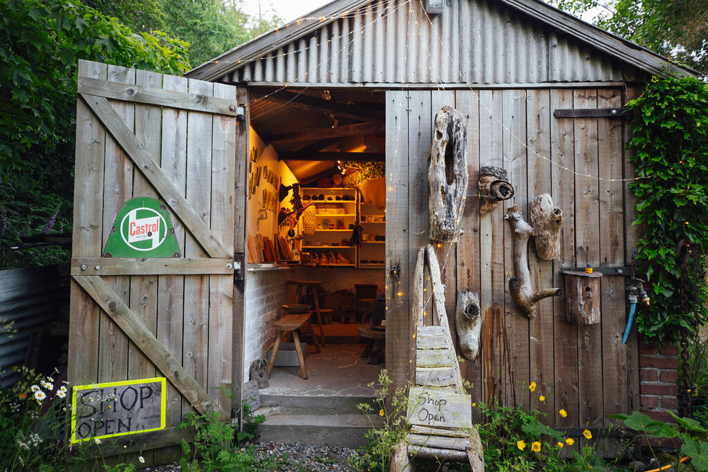 Dragon Cruck | Cabin in Powys | Canopy & Stars