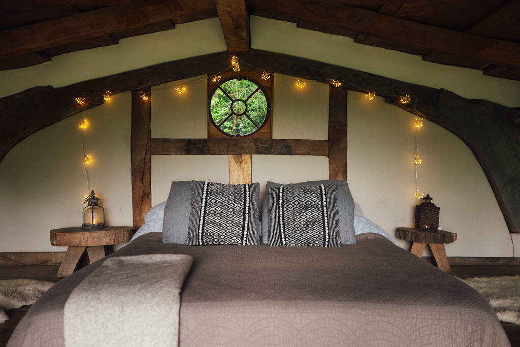 The Sleepout | Cabin in Powys | Canopy & Stars