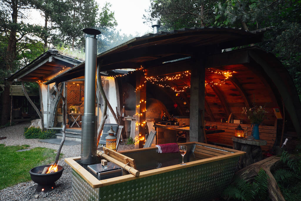 The Sleepout | Cabin in Powys | Canopy & Stars