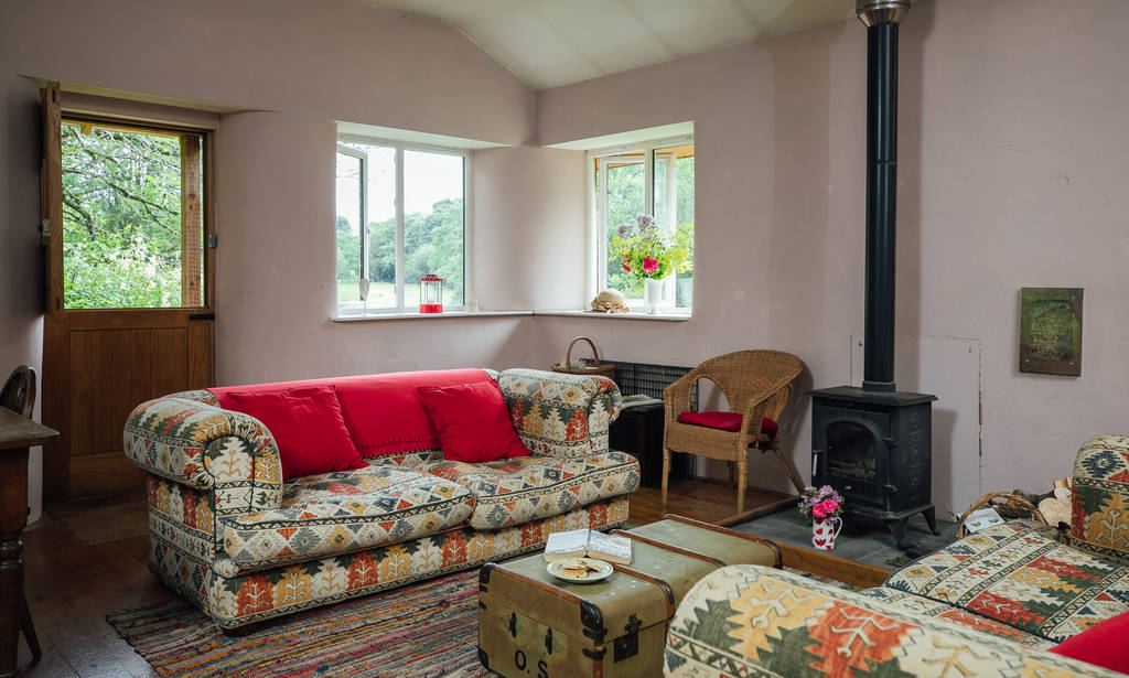 The Straw Cottage | Cottage in Powys | Canopy & Stars