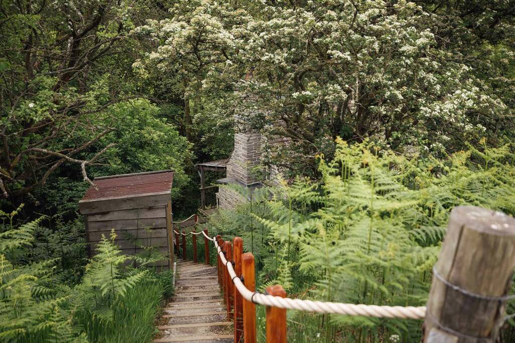 Ty Bach Bothy | Bothy in Powys | Canopy & Stars