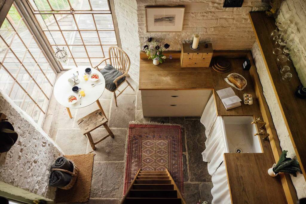 Ty Bach Bothy | Bothy in Powys | Canopy & Stars