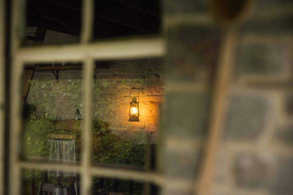 Ty Bach Bothy | Bothy in Powys | Canopy & Stars