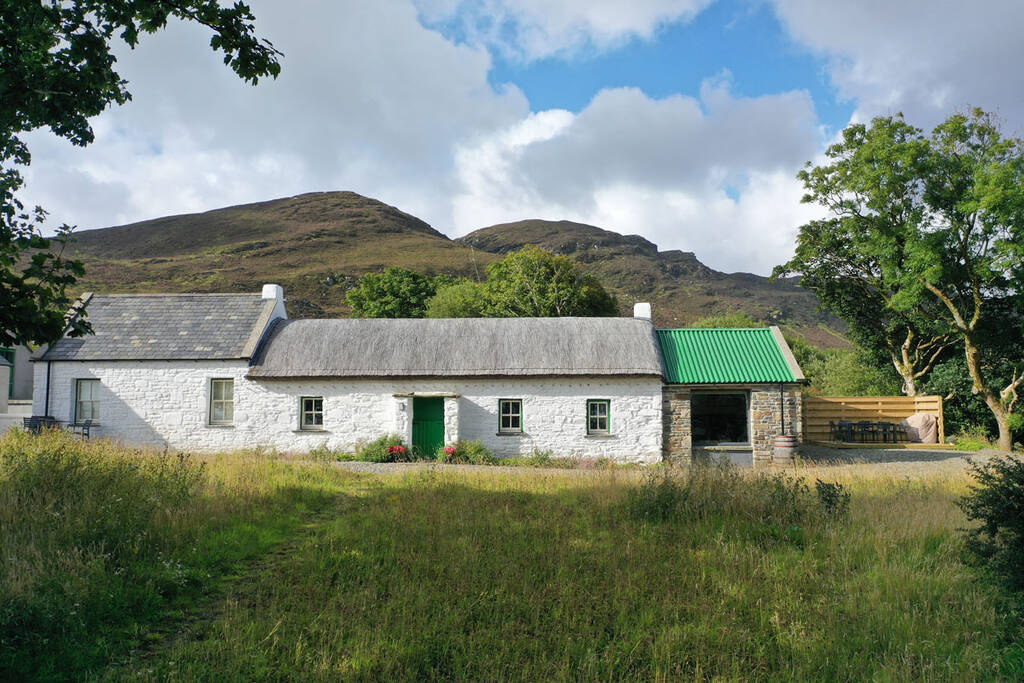 Oul House | Cottage in Co. Donegal | Canopy & Stars