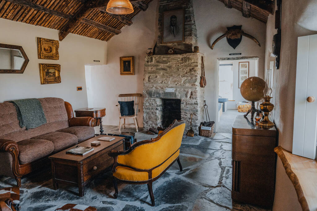Oul House | Cottage in Co. Donegal | Canopy & Stars