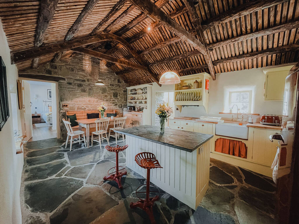Oul House | Cottage in Co. Donegal | Canopy & Stars