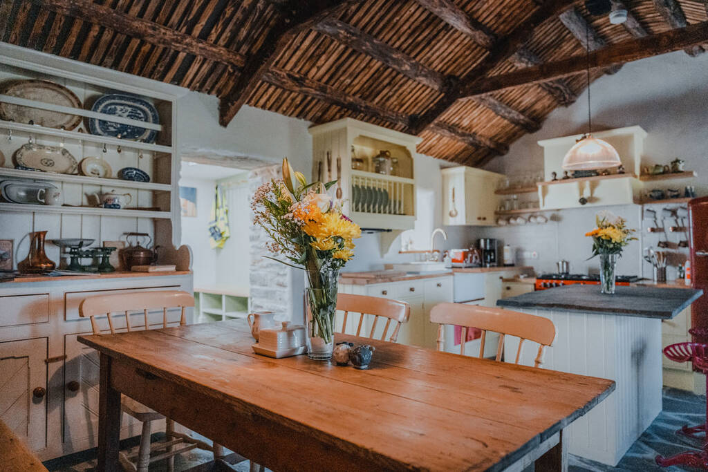 Oul House | Cottage in Co. Donegal | Canopy & Stars