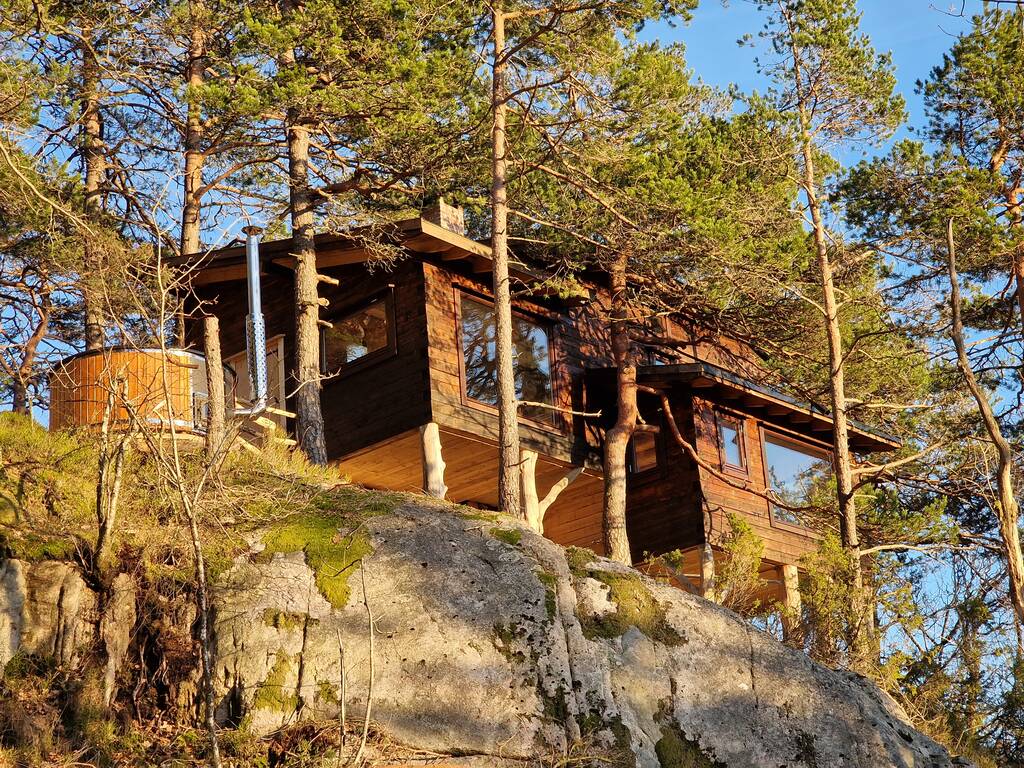 Cliff Cabin | Treehouse in Agder | Canopy & Stars