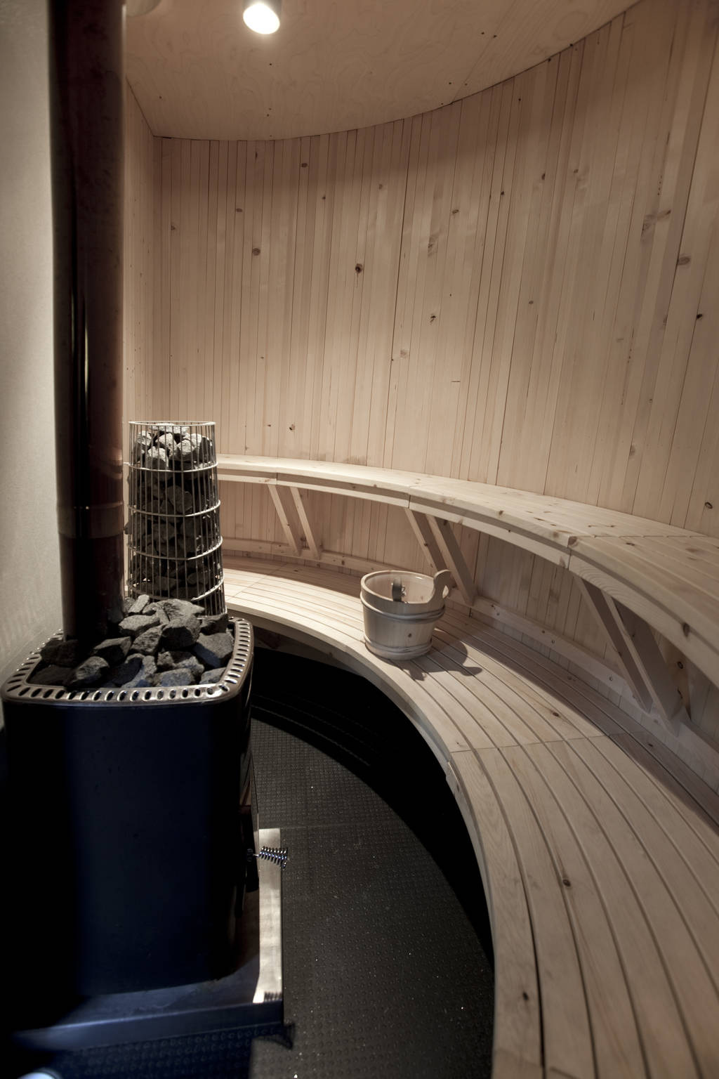 UFO | Treehouse in Norrbotten | Canopy & Stars